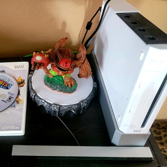 Nintendo | Video Games & Consoles | Nintendo Wii Gaming Bundle With 2 ...